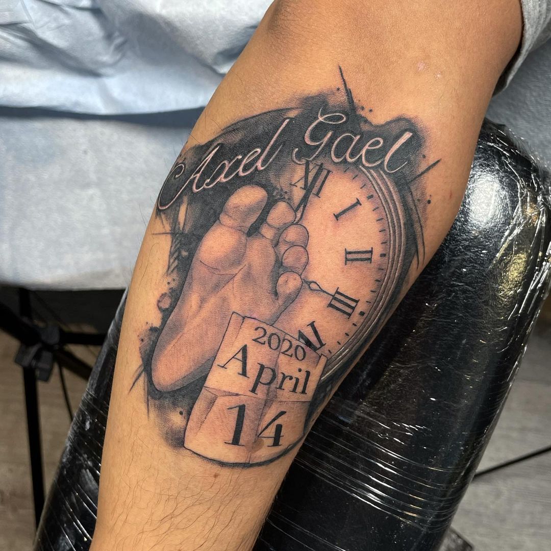 20 Birth Clock Tattoo Ideas To Celebrate That Special Bond