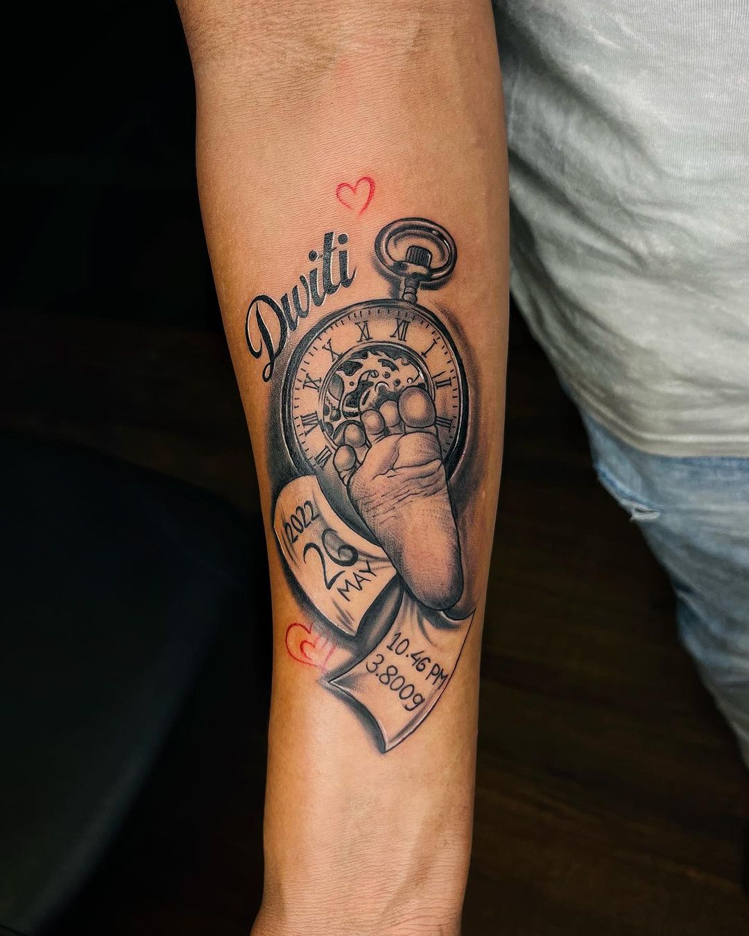 20 Birth Clock Tattoo Ideas To Celebrate That Special Bond