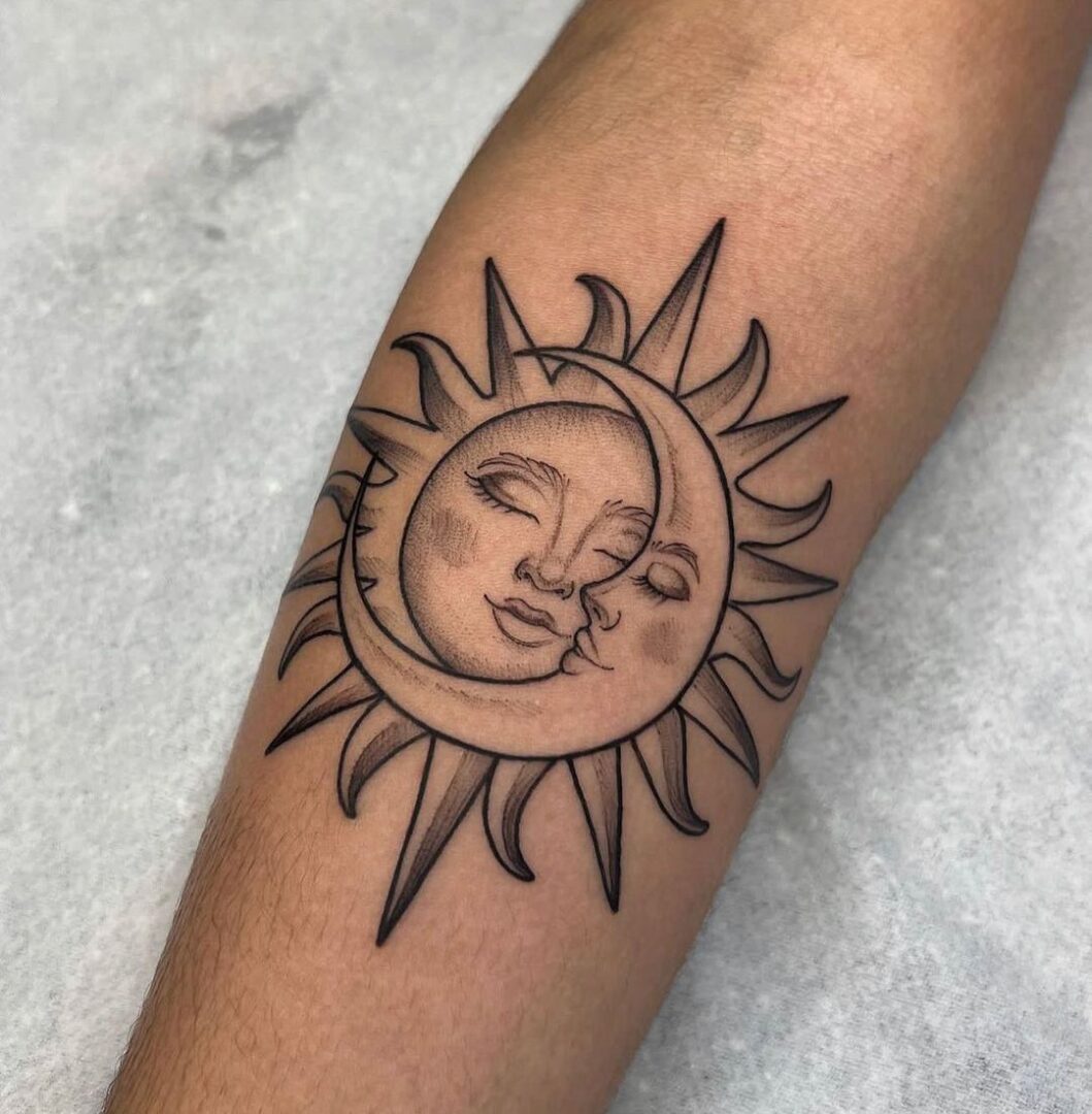 Sonne Mond Tattoo Vorlagen