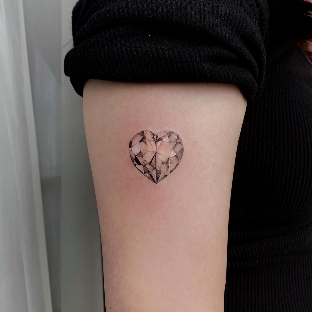24 Gorgeous Takes On The Stunning Small Diamond Tattoo