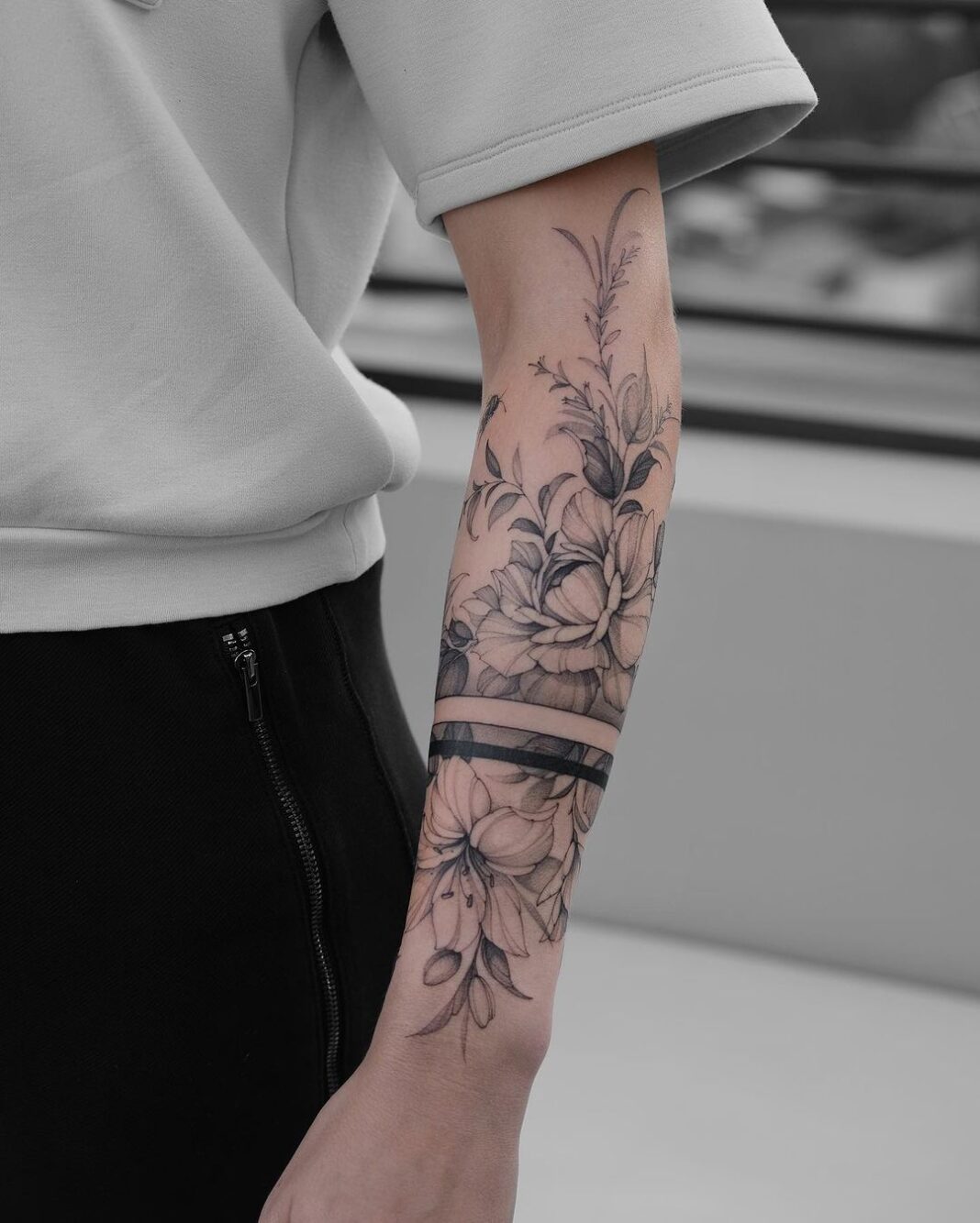 22 Floral Tattoo Ideas To Decorate Your Forearm