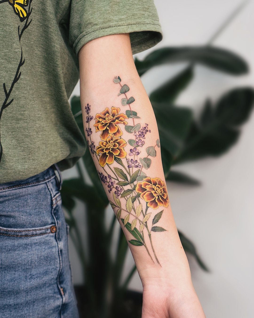 22 Floral Tattoo Ideas To Decorate Your Forearm