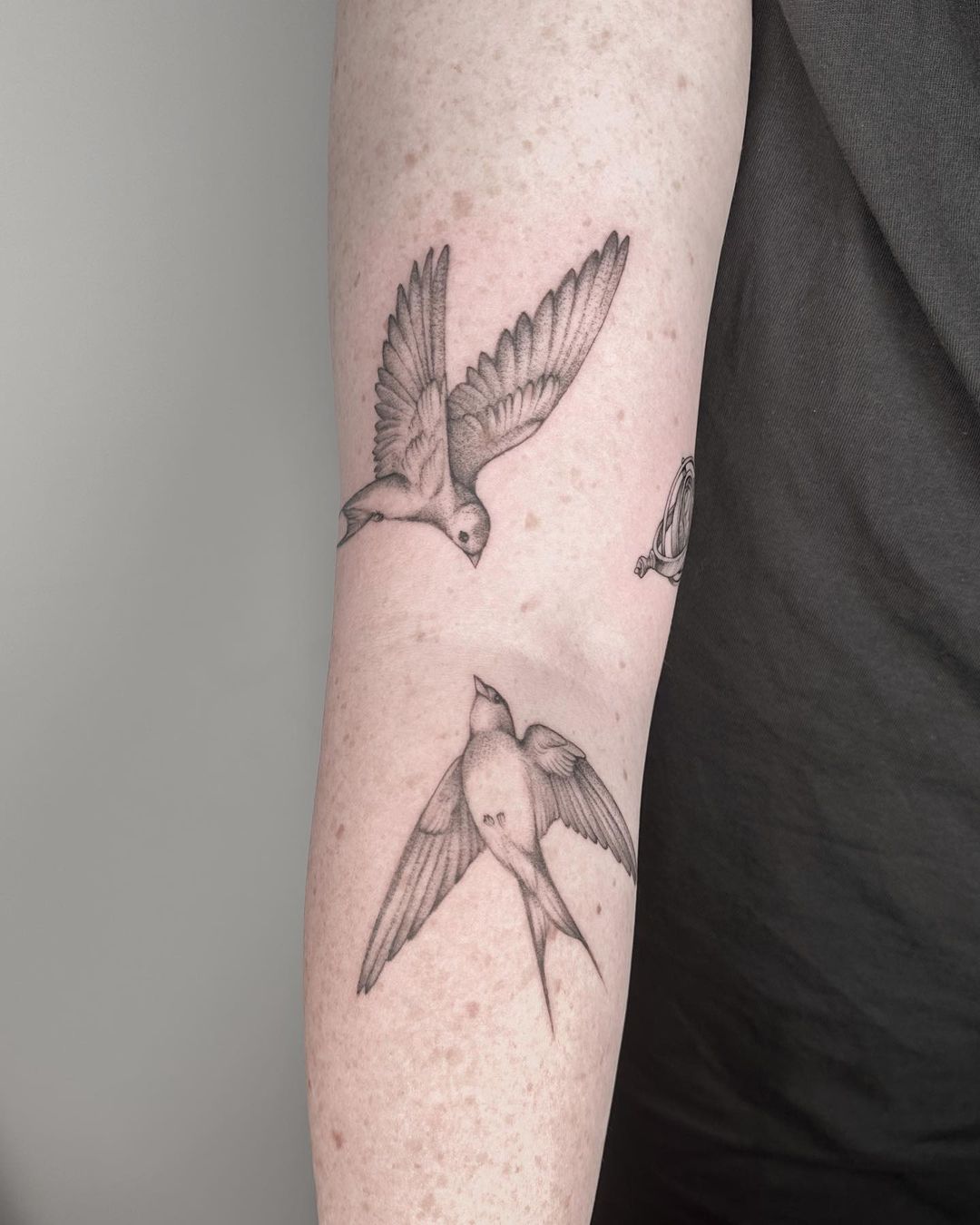 20 Sparrow Tattoos You'll Want To Add To Your Ink Collection