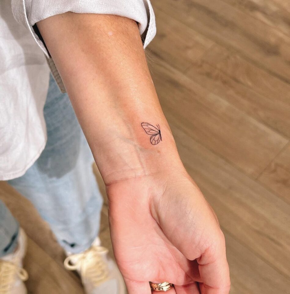 22 Butterfly Hand Tattoos That'll Give You Endless "Ink-spo"