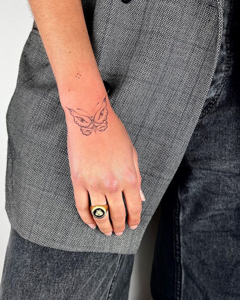 22 Butterfly Hand Tattoos That'll Give You Endless "Ink-spo"