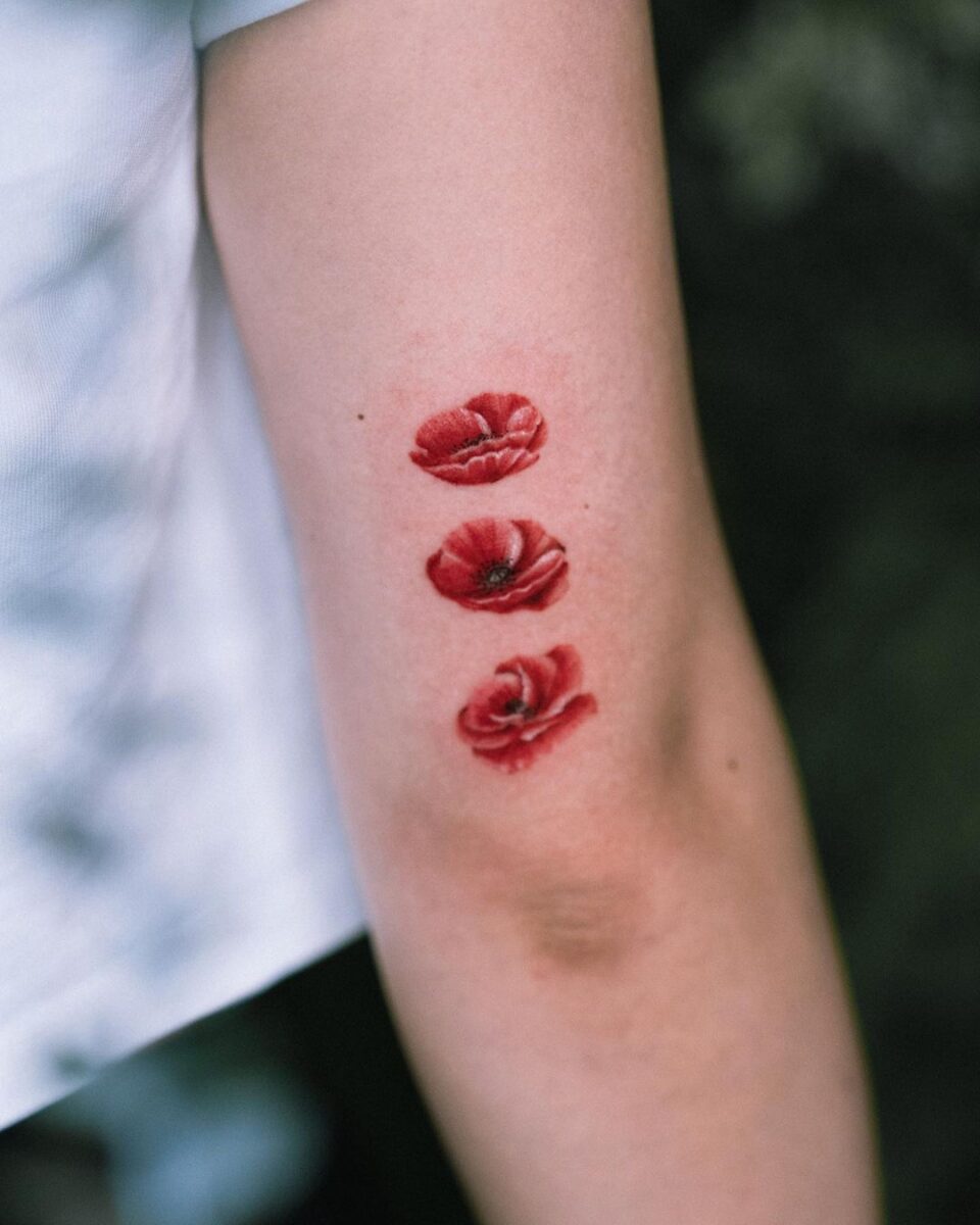 22 Pretty Poppy Flower Tattoos We Can't Stop Staring At