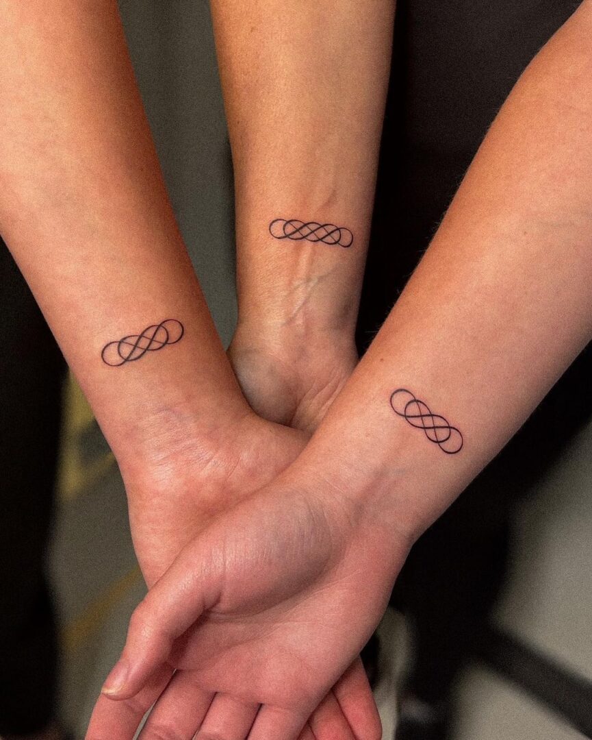 25 Intricate Infinity Tattoos That Go Beyond The Y2K Trend
