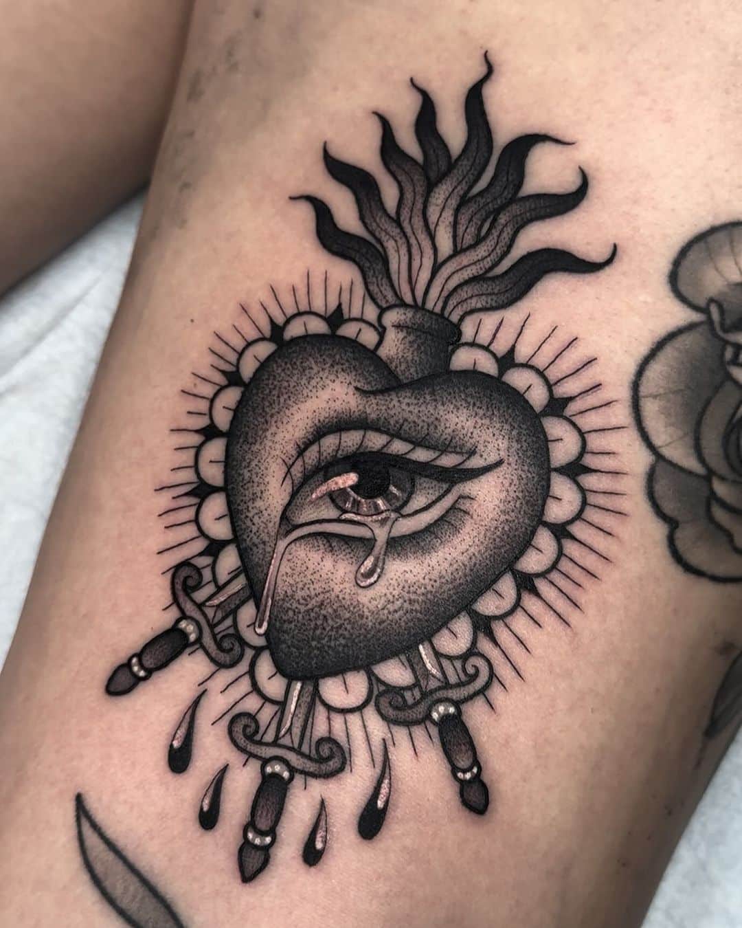 27 Sacred Heart Tattoos To Symbolize Your Devotion