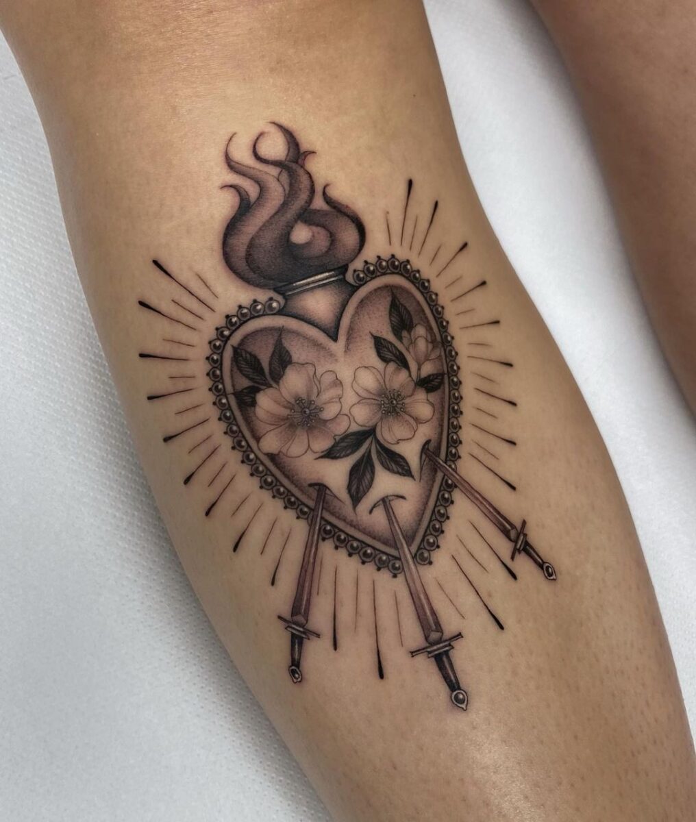 27 Sacred Heart Tattoos To Symbolize Your Devotion