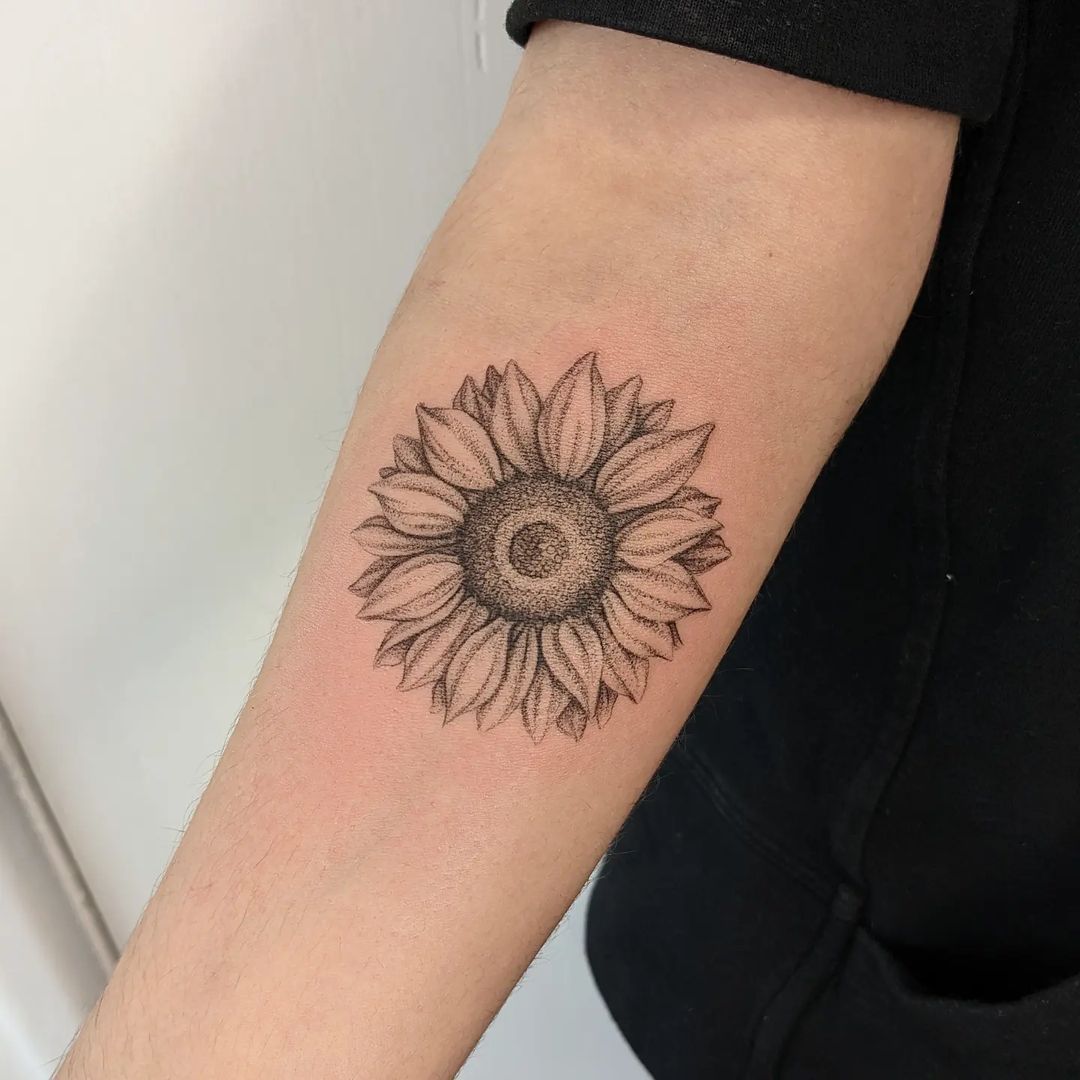 23 Sunflowers Tattoo Ideas That'll Brighten You Up