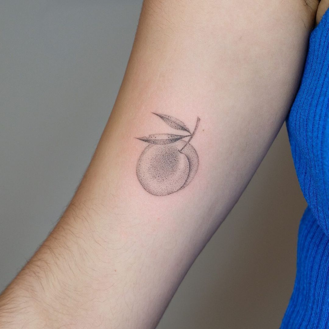 24 Peach Tattoos That Will Make You Feel Positively Peachy