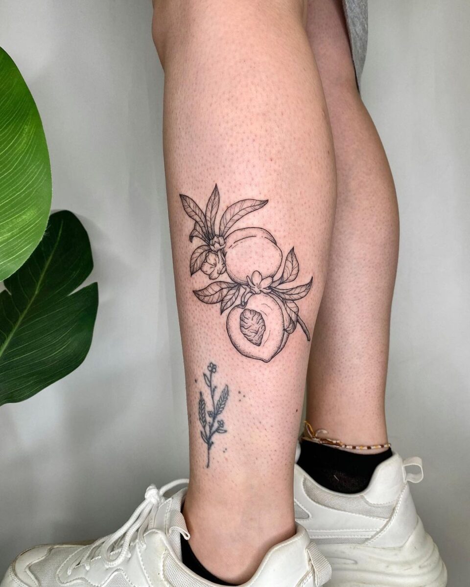 24 Peach Tattoos That Will Make You Feel Positively Peachy