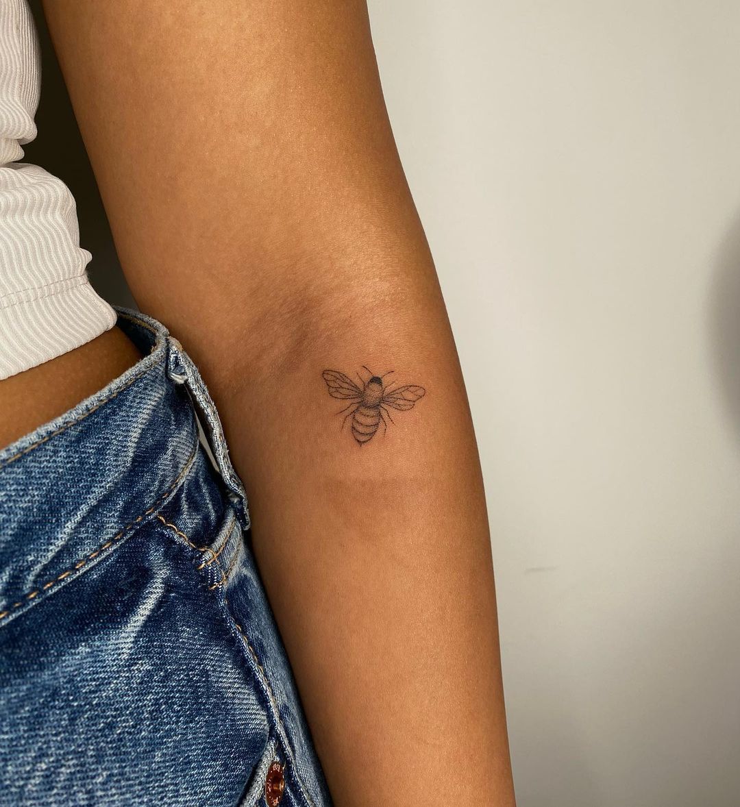 21 Bee Tattoos For All The Little Tattoo Lovers