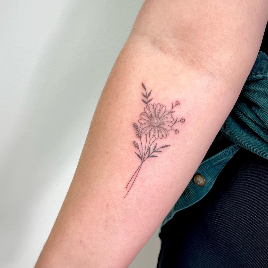 25 Delicate Daisy Tattoo Ideas To Save For Inspiration
