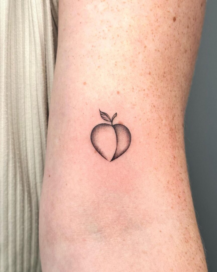 24 Peach Tattoos That Will Make You Feel Positively Peachy