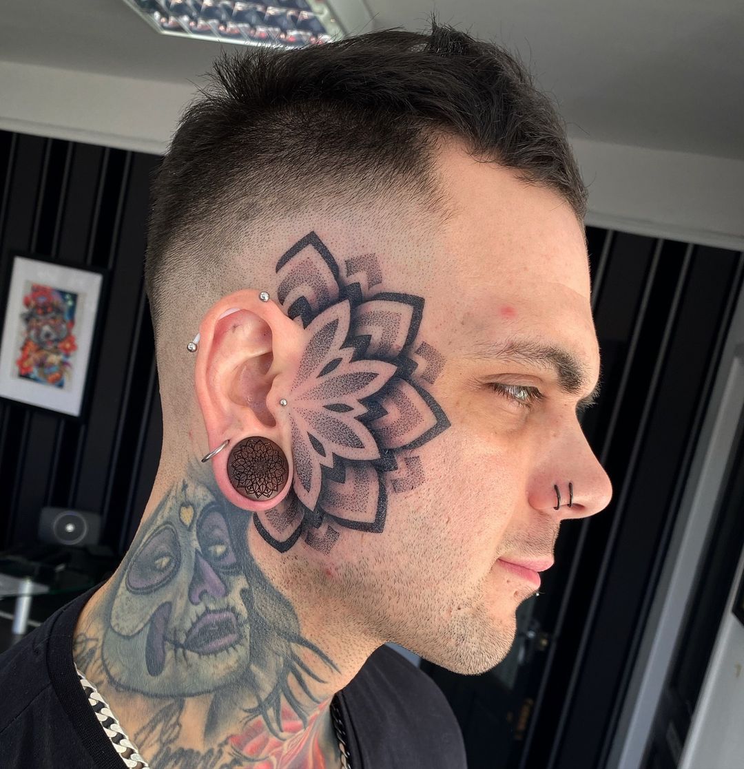 20 Stunning Face Tattoos For Hardcore Tattoo Enthusiasts