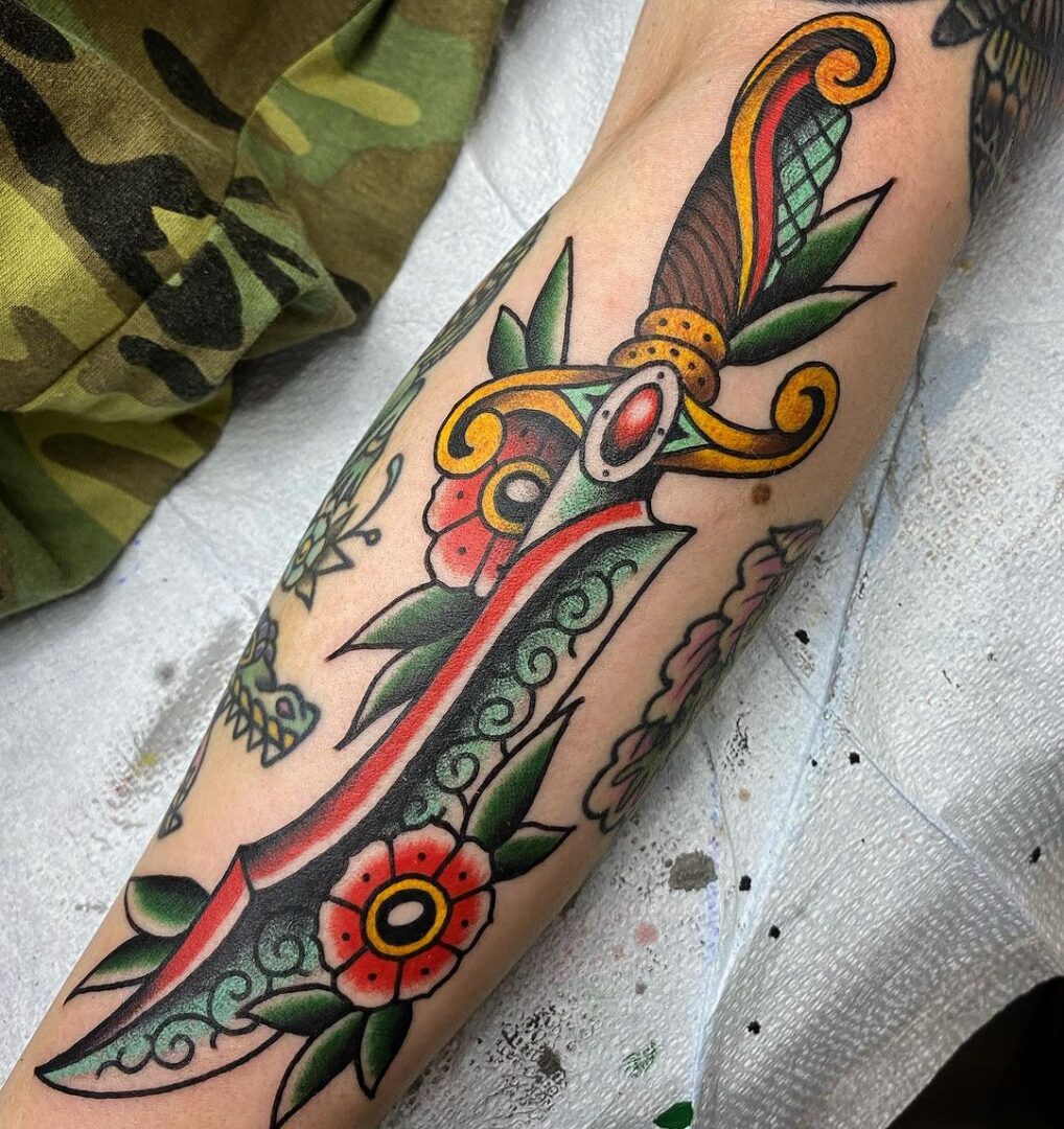 25 Dagger Tattoos That Will Represent Your Virtuous Qualities