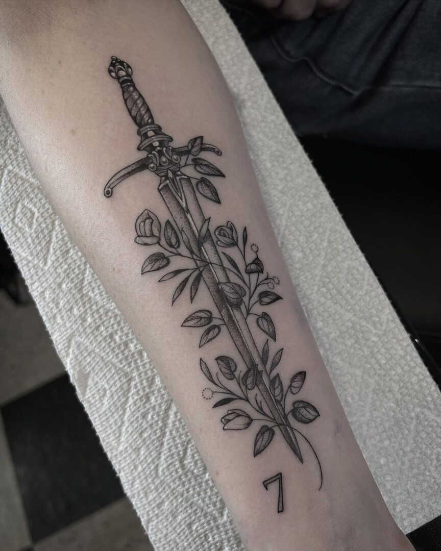 25 Dagger Tattoos That Will Represent Your Virtuous Qualities