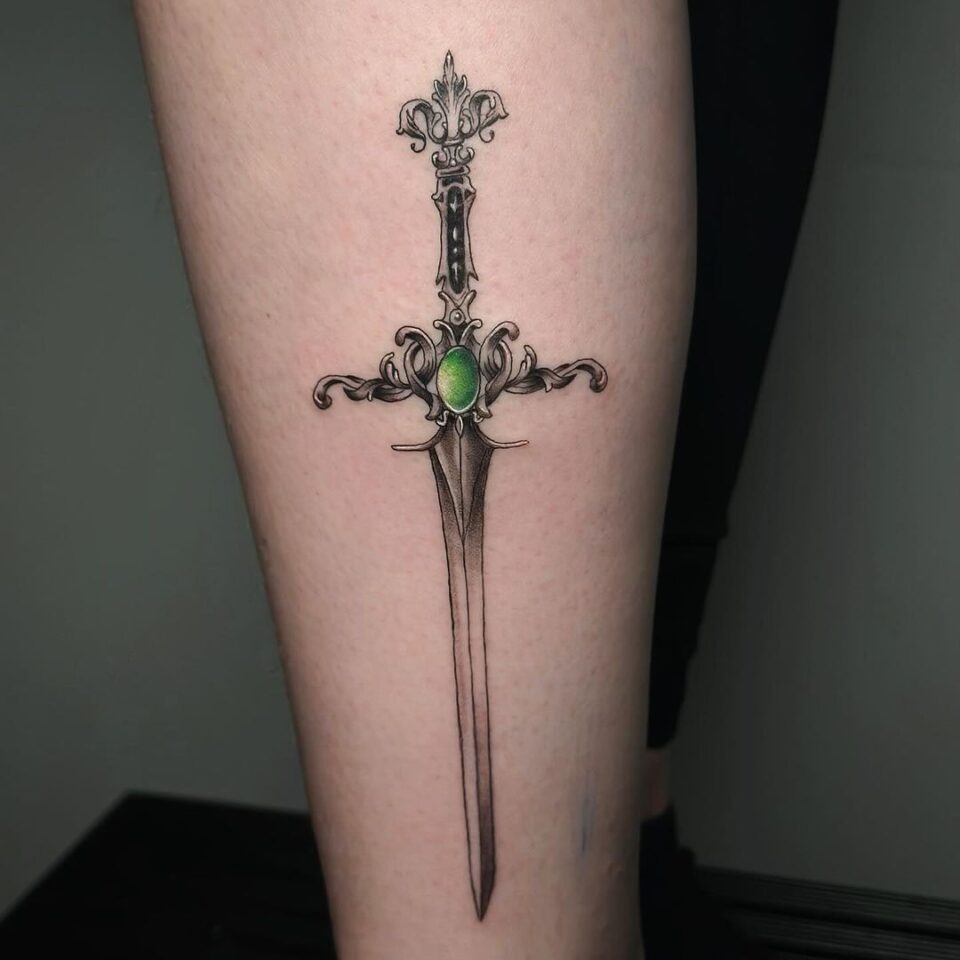 25 Dagger Tattoos That Will Represent Your Virtuous Qualities