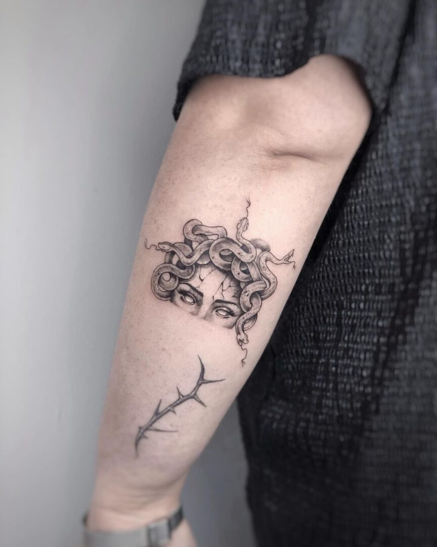 26 Medusa Tattoo Designs That Scream For Female Empowerment
