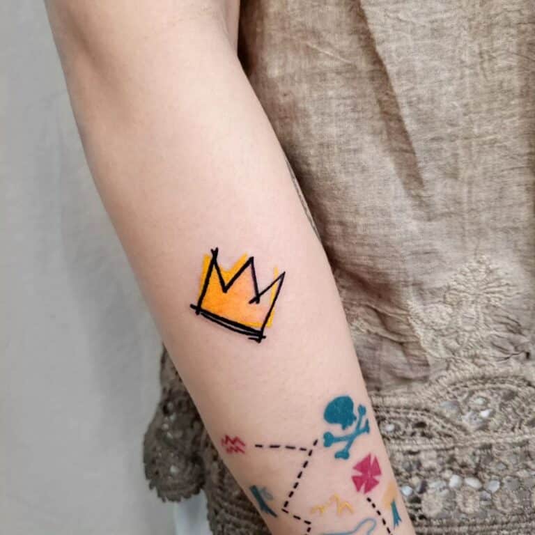 25 Captivating Crown Tattoos That Are Truly Works Of Art