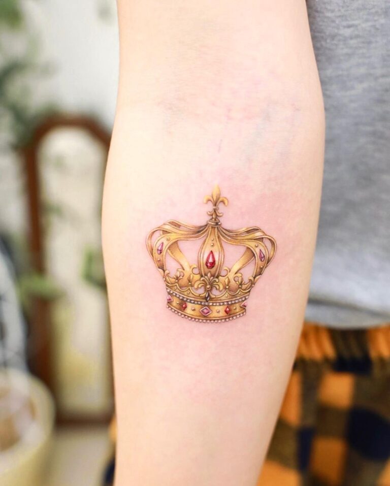 25 Captivating Crown Tattoos That Are Truly Works Of Art