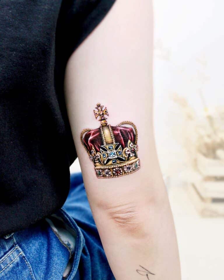 25 Captivating Crown Tattoos That Are Truly Works Of Art