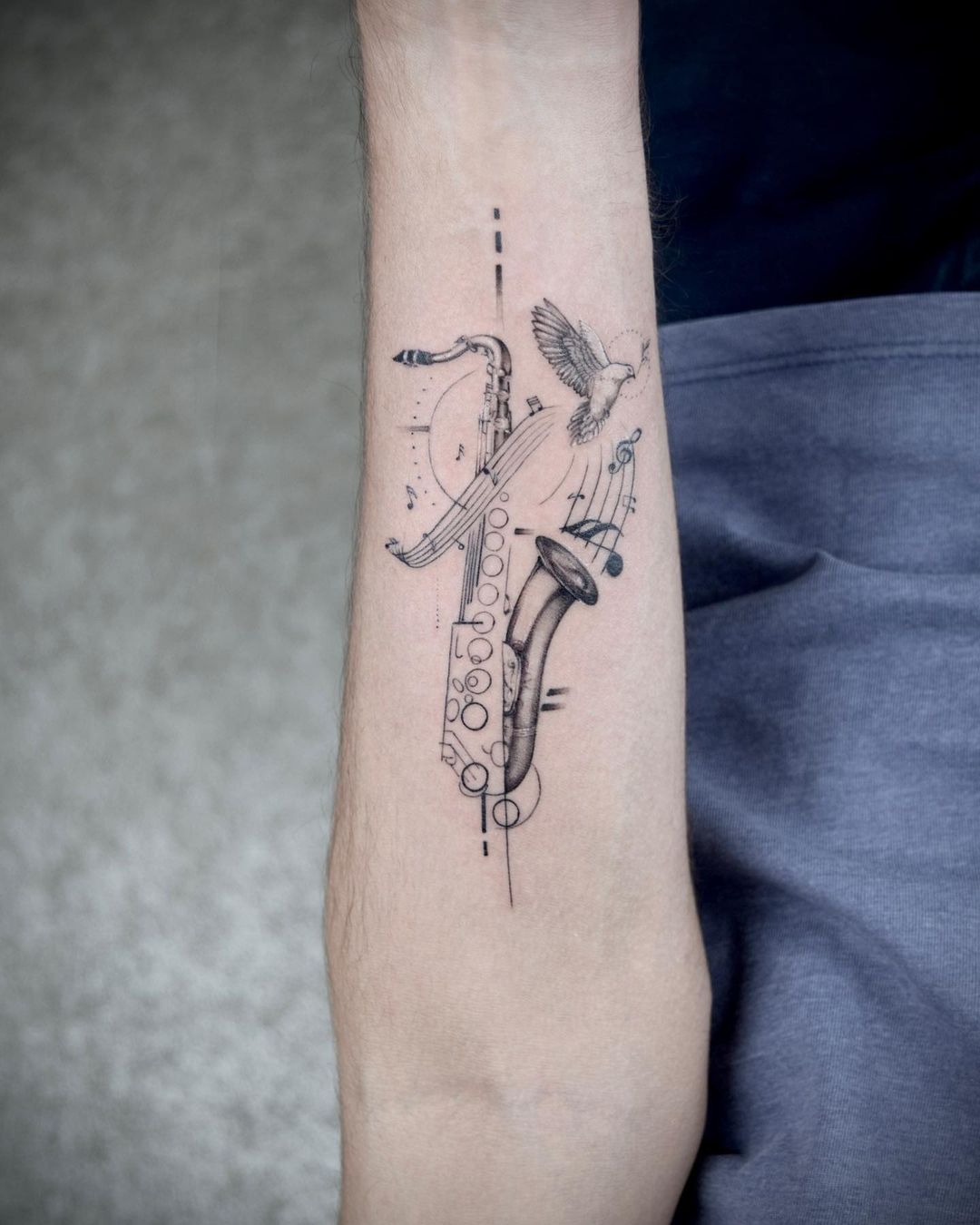 27 Superior Saxophone Tattoos That Hit All The Right Notes