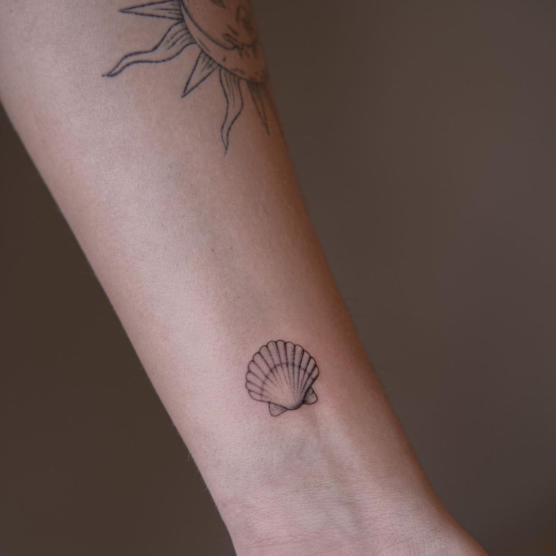 Shell Tattoo Meanings And 25 Jaw-Dropping Design Ideas