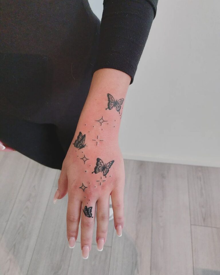 25 Unique Butterfly Finger Tattoos That'll Make You Flutter
