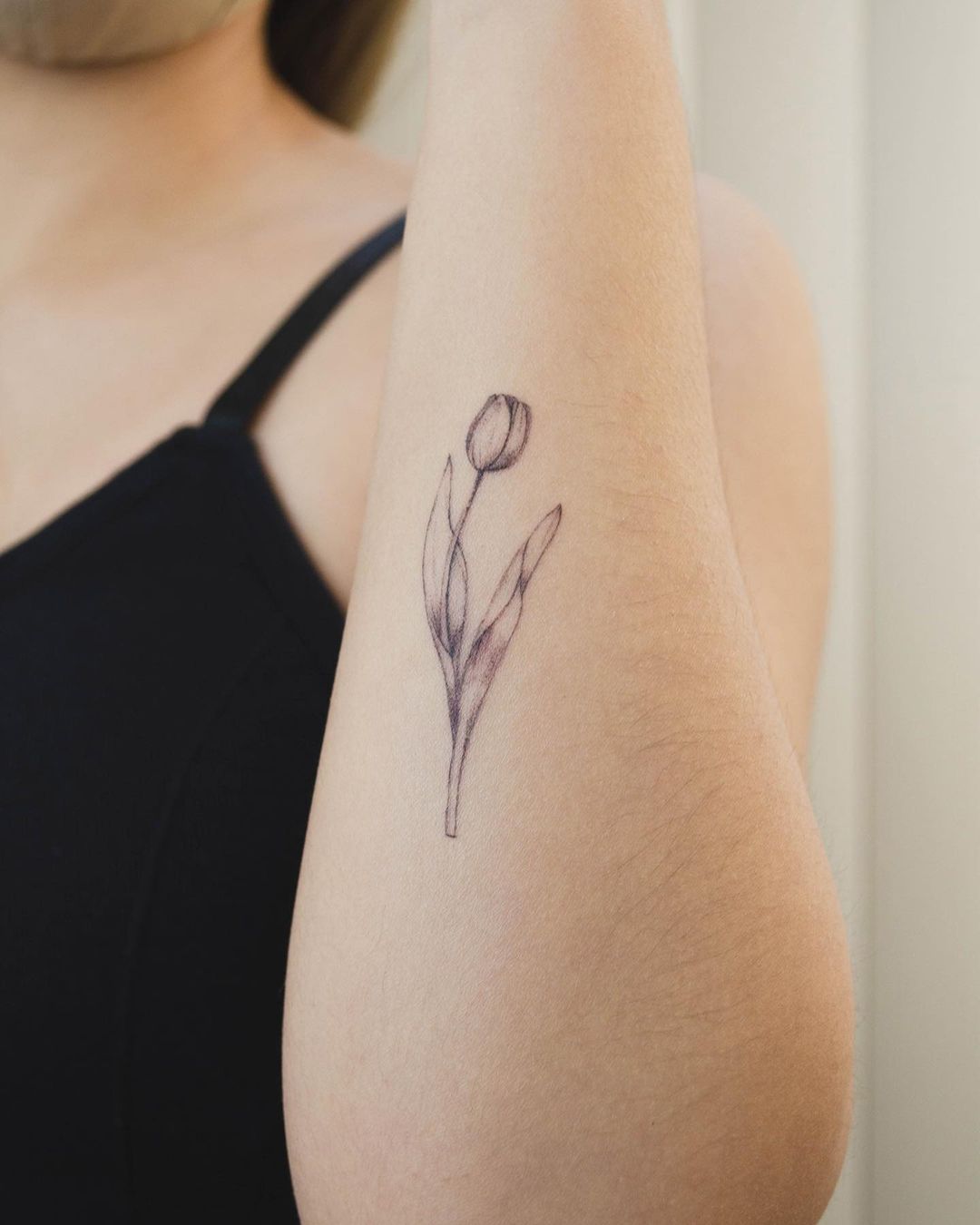 23 Incredible Tulip Tattoos To Impress Your Buds With