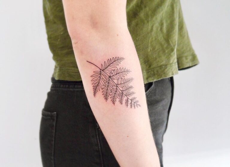 20 Phenomenal Fern Tattoos That'll Grow Your Ink Inspiration