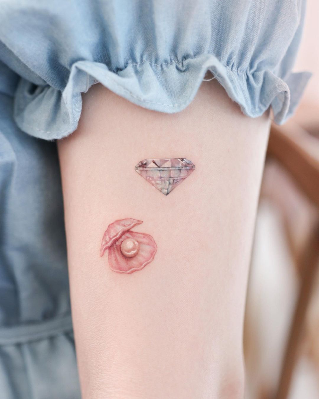 21 Irresistible Pearl Tattoo Ideas To Dive Into ASAP