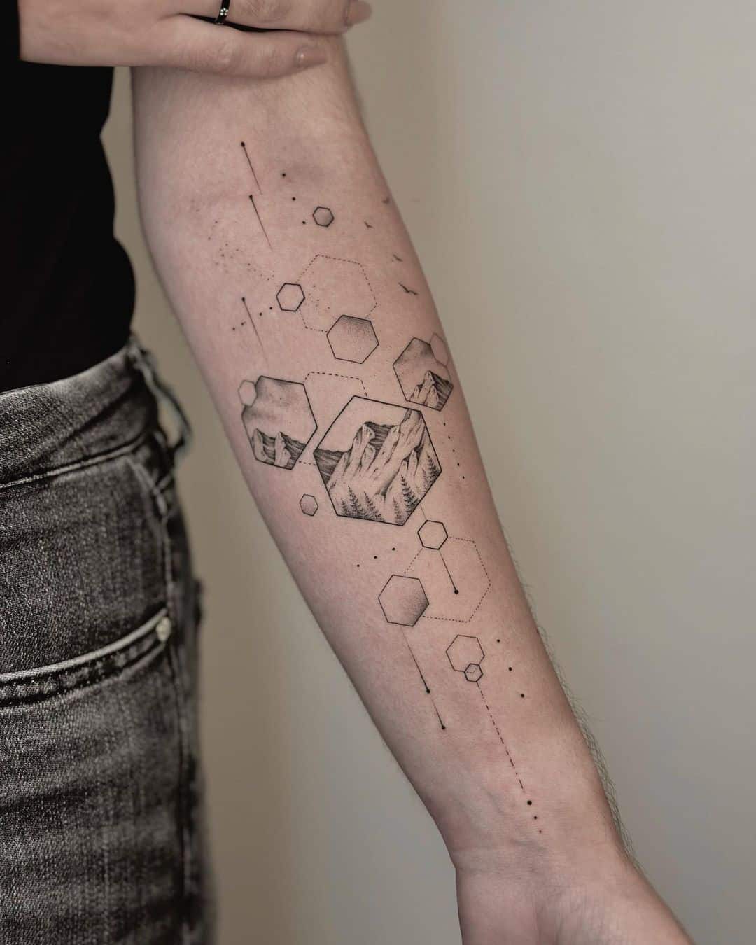20 Captivating Geometric Tattoos That Are Right On Point