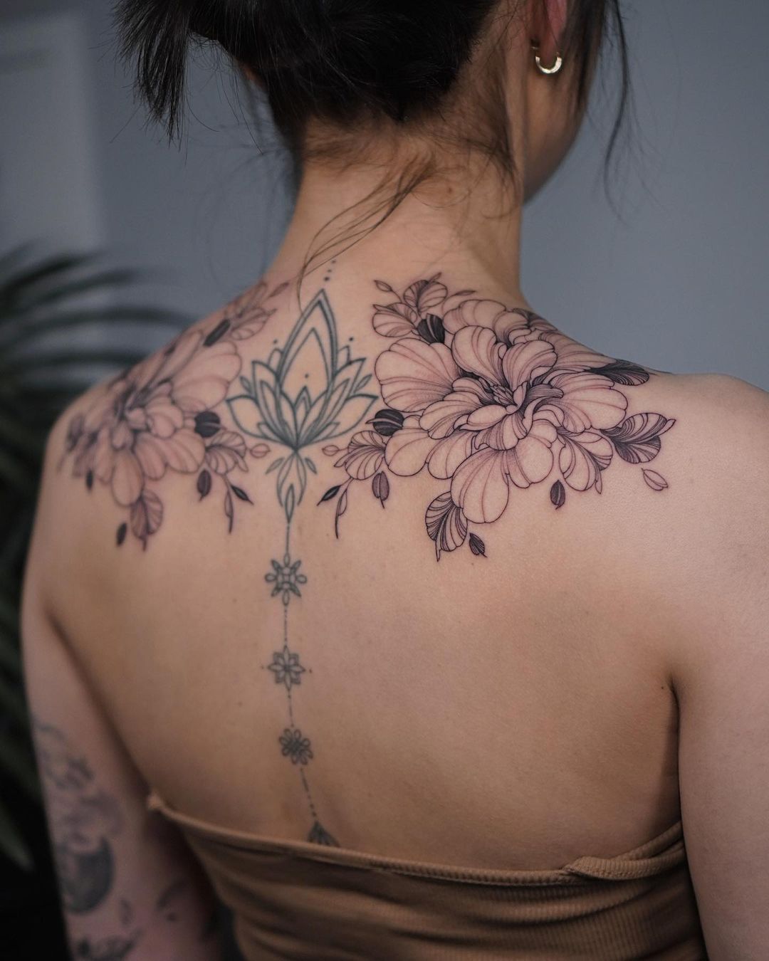 20 Most Beautiful Floral Tattoos That Will Bring You Joy